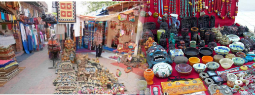 What is famous in Manali for shopping