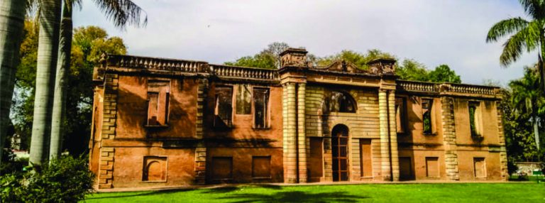 Lucknow Famous Places to Visit: Top Attractions & Travel Guide