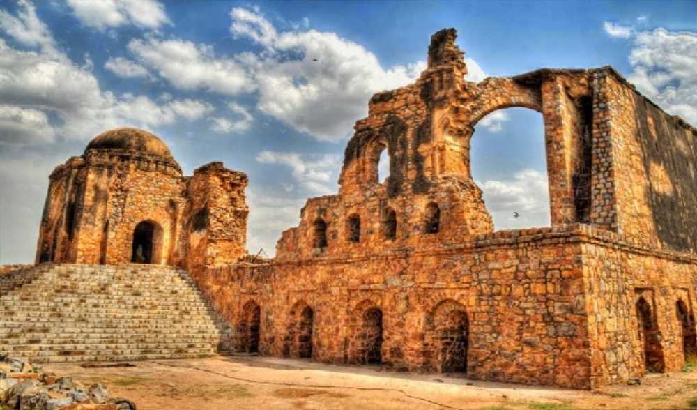 Feroz Shah Kotla Fort Delhi | Things To Do | Open, Closed, timings ...