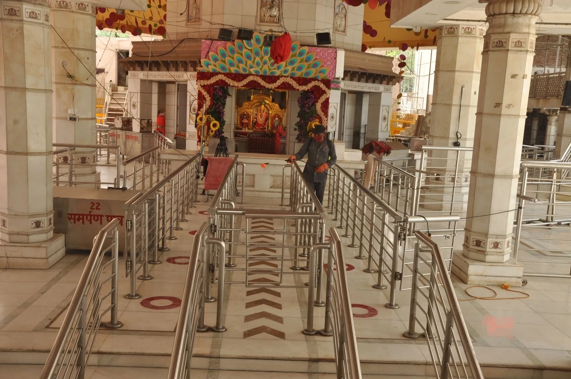 Jhandewalan Mandir: Temple Location and Timings
