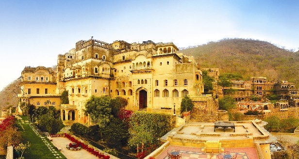 Delhi To Neemrana Weekend Getaways | Tour Package of Delhi to Neemrana