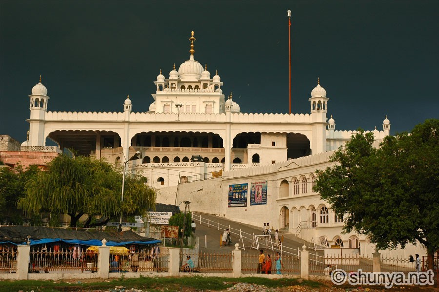 Delhi, Anandpur Sahib, Manikaran Sahib and Golden Temple