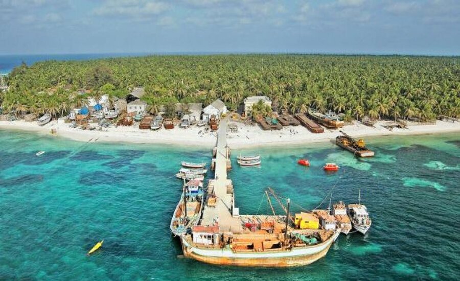 Blue Sea and Clean Beaches of Lakshadweep