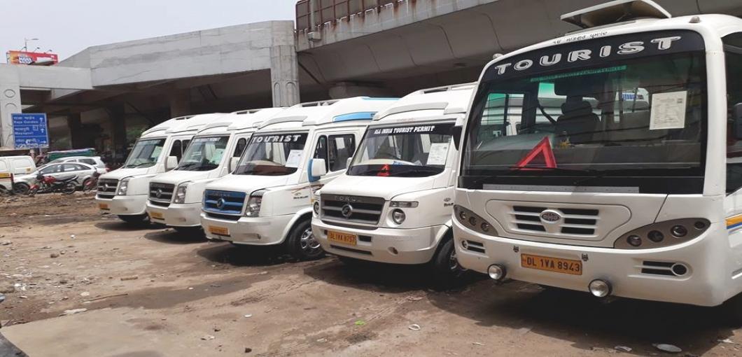 Tempo Traveller Comparison Between Luxury, Premium & Semi sleeper